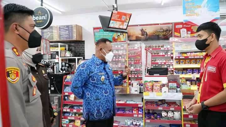 Bupati Lamsel Sidak Migor di Alfamart dan Indomaret - inisiator