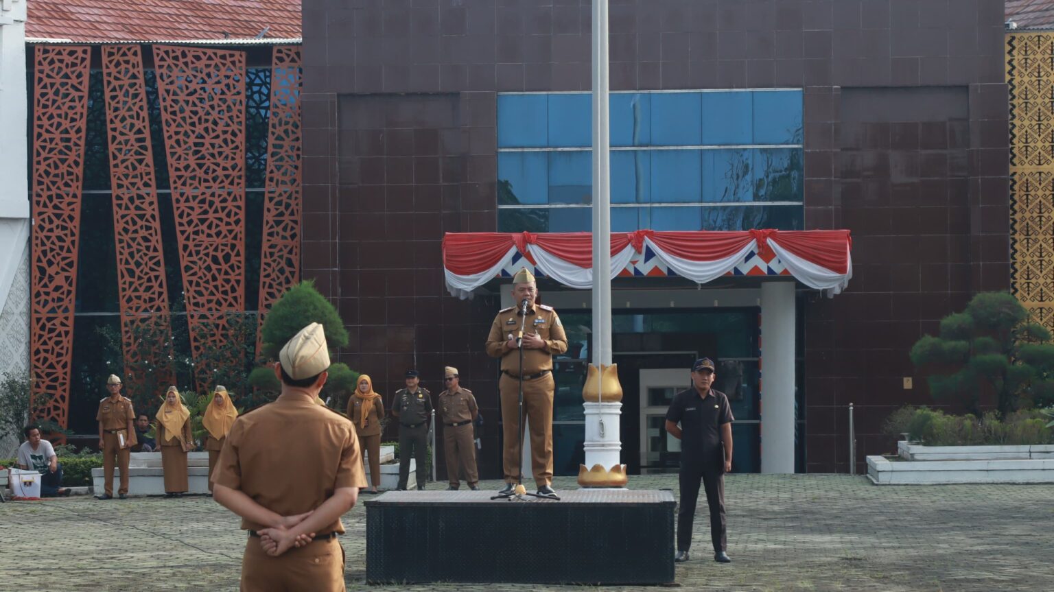 Disiplin, Efisiensi, Dan Pelestarian Budaya, Menjadi Sorotan Sekda Way ...